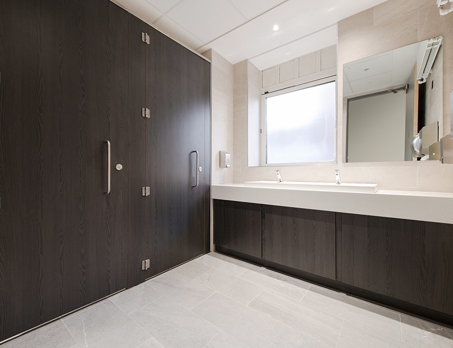 Full Height Flush Fronted Cubicle System with Hardwood Door Lips